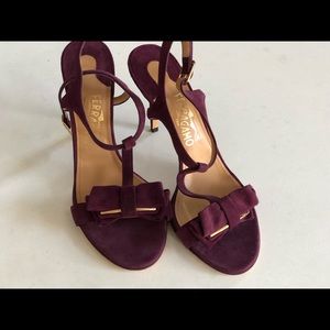 Salvatore Ferragamo | Shoes | Ferragamo Pavi Tstrap Sandals | Poshmark